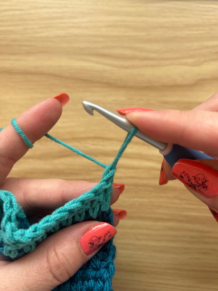 Standing Double Crochet Tutorial For Super Neat Crochet Edges - Blue ...