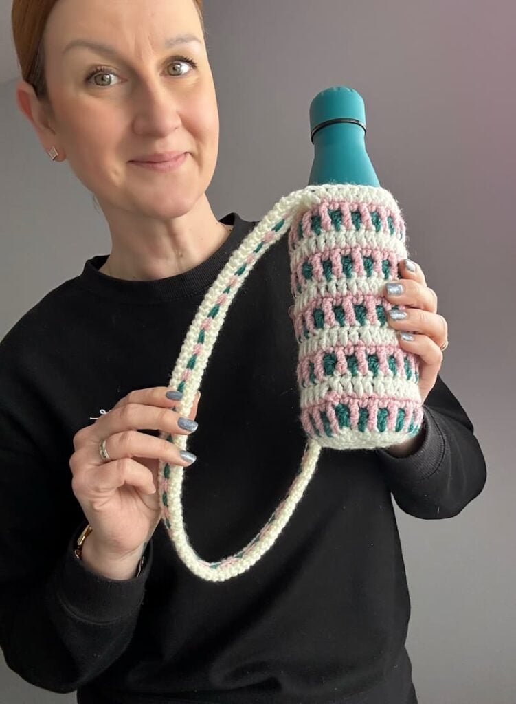 FREE Interlocking Crochet Water Bottle Sling Pattern & Video Tutorial ...